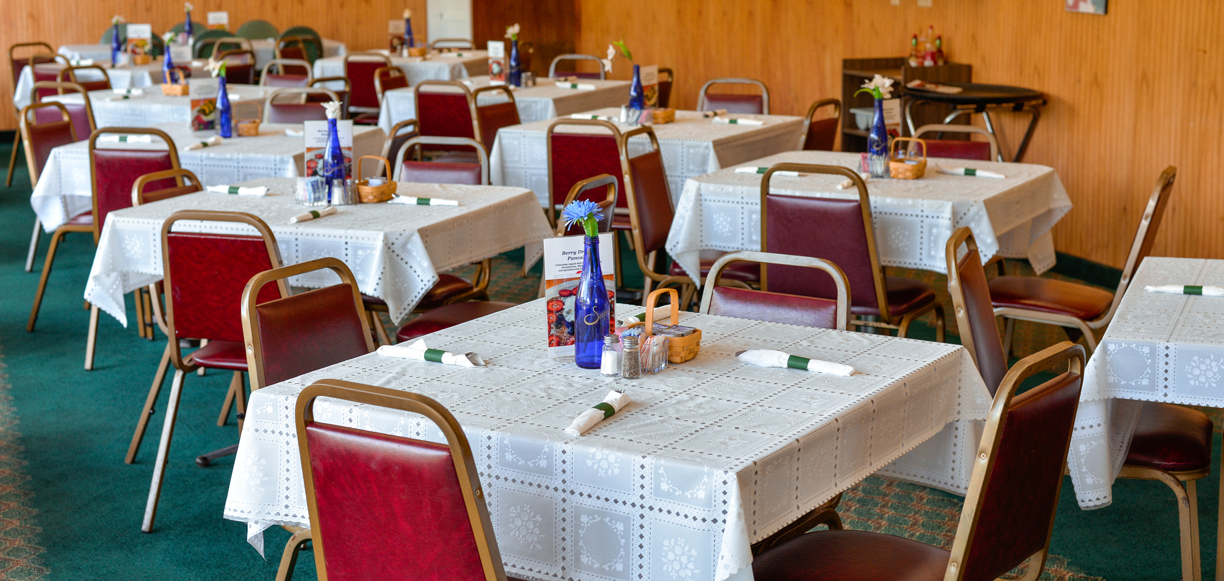 An Adirondack hotel located directly on Lake George and in the heart of ...